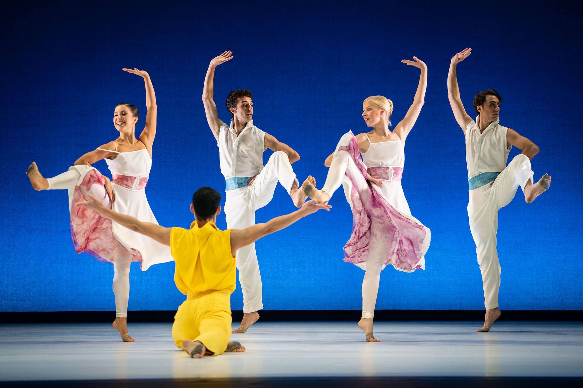The Moon Wears a White Shirt – Vienna’s Classical Ballet Company ...